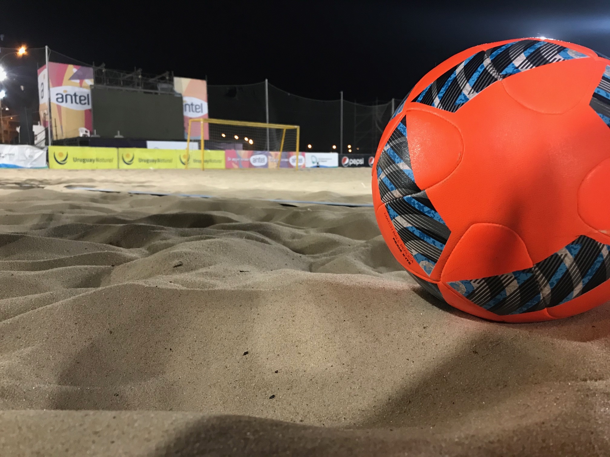 El fútbol playa entra en las etapas más calientes – Liga Universitaria ...